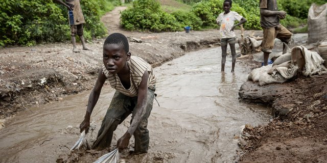 RDC : des enfants dans l’enfer des mines artisanales de cobalt | Matières premières